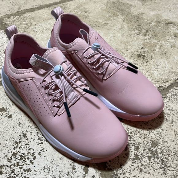 Clove | Shoes | New Clove Classic Pink Healthcare Nurse Sneakers Size ...